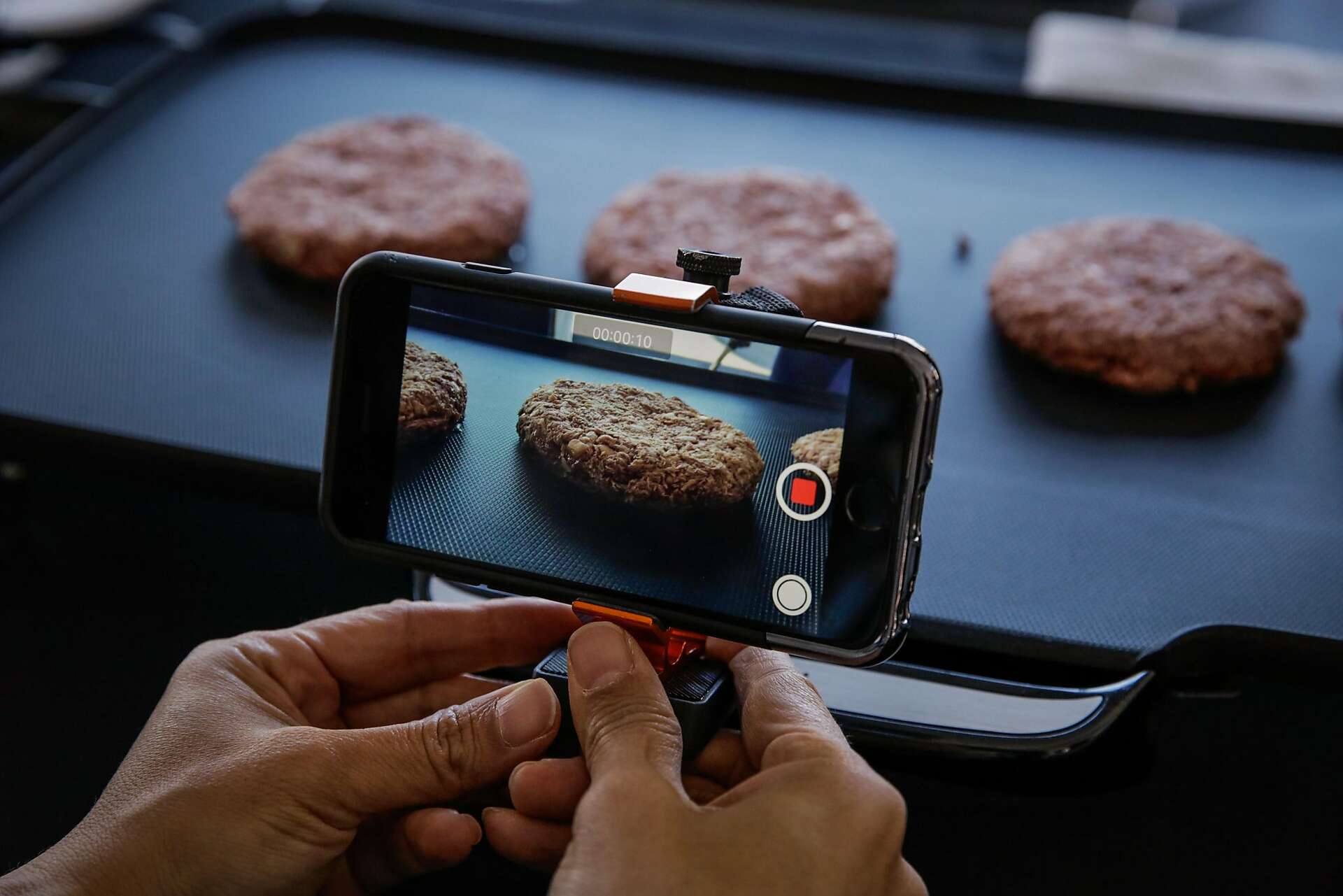 Impossible Burger debut: A non-meat patty for carnivores
