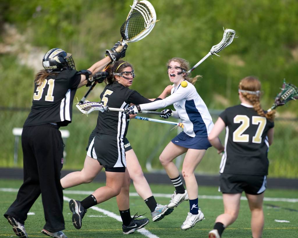 Sakorafos leads Mustangs to victory