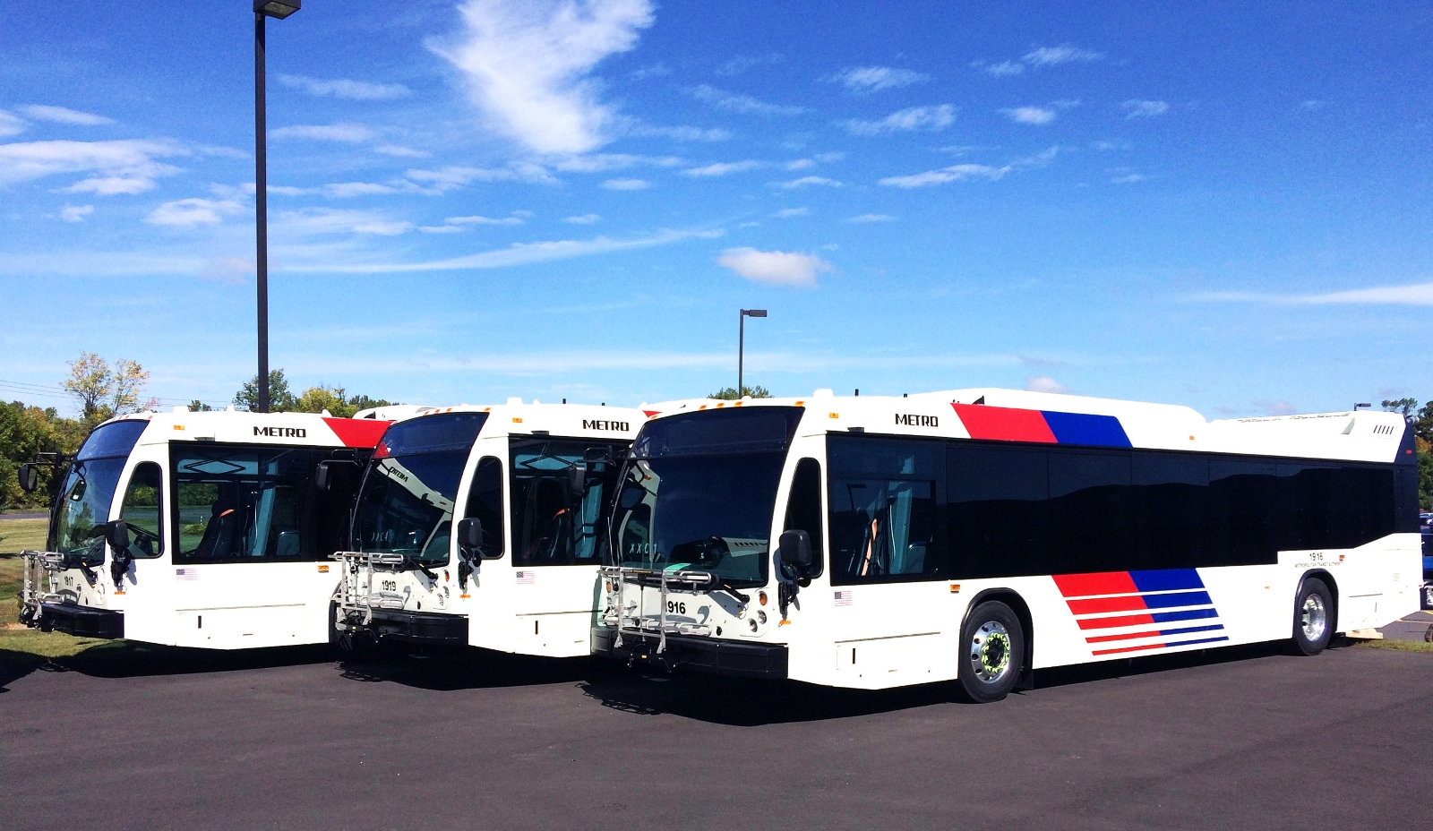 Metro orders 100 new buses from Volvo subsidiary