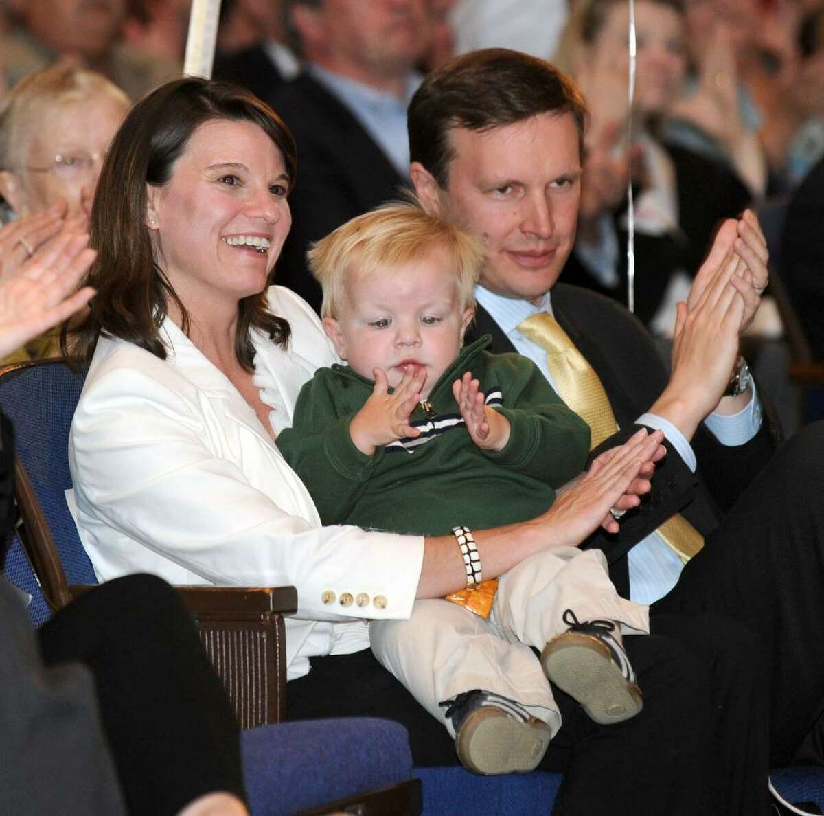 Democrats unanimously endorse Murphy for third term