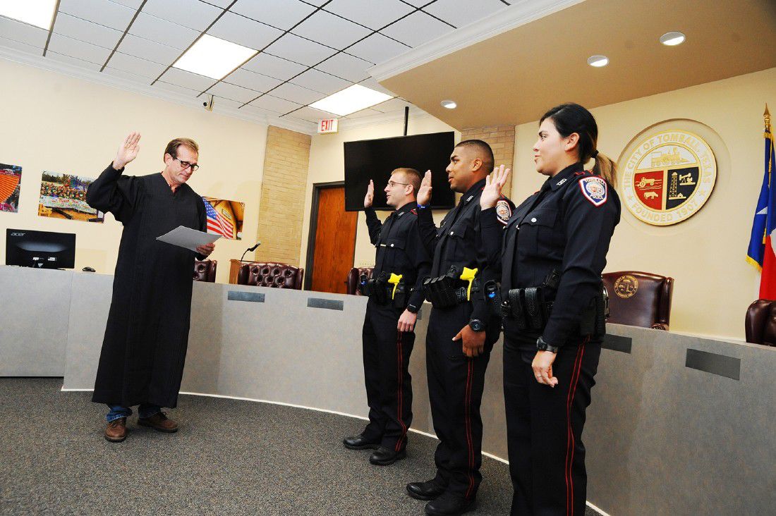 Fort Bend ISD police officers to wear body cameras in schools