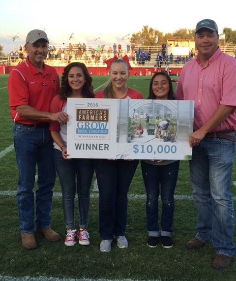 Lockney ISD receives $10,000 grant from Monsanto Fund