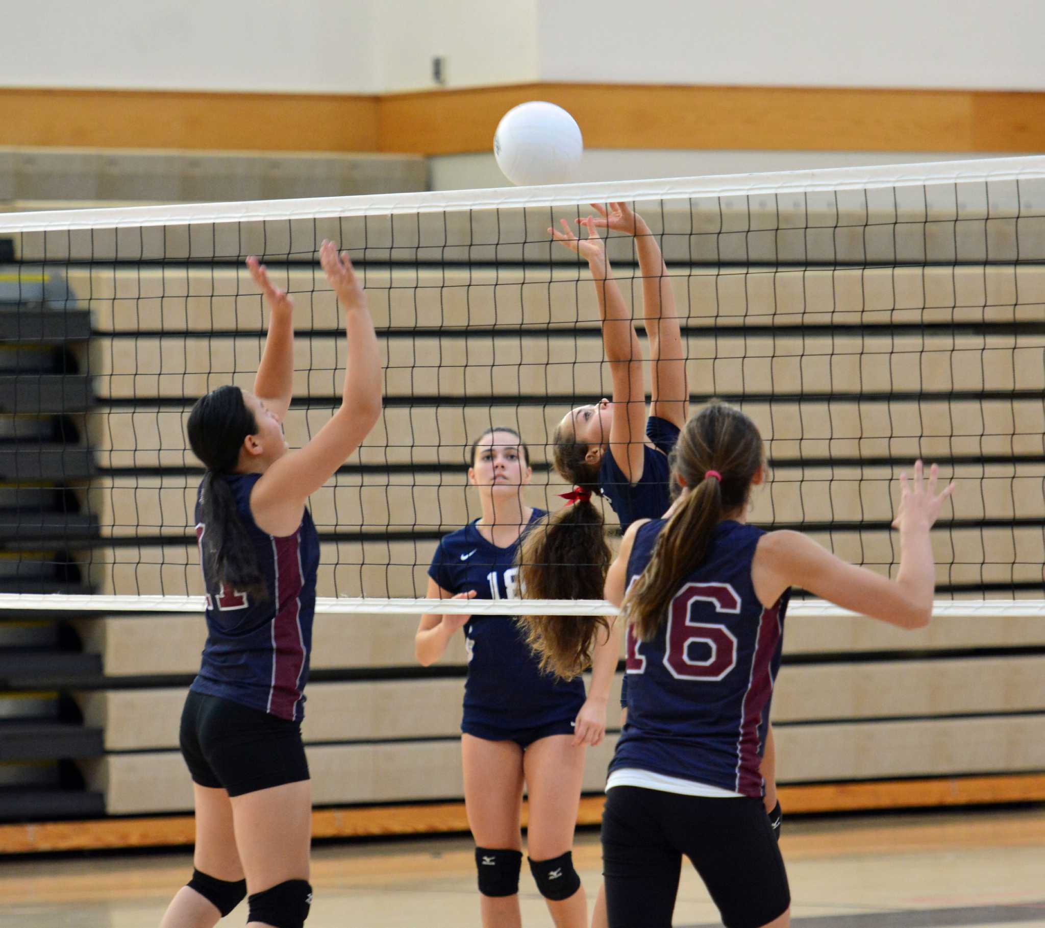 GFA roundup: Dragons volleyball sweeps Harvey