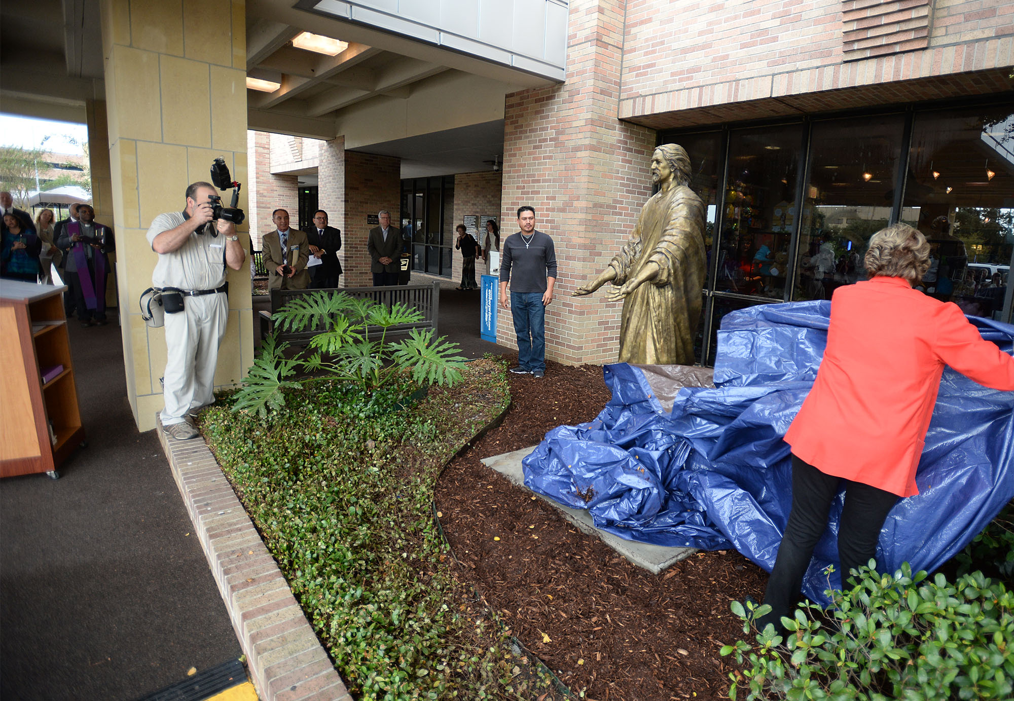 Christus St. Elizabeth unveils 7-foot Jesus statue