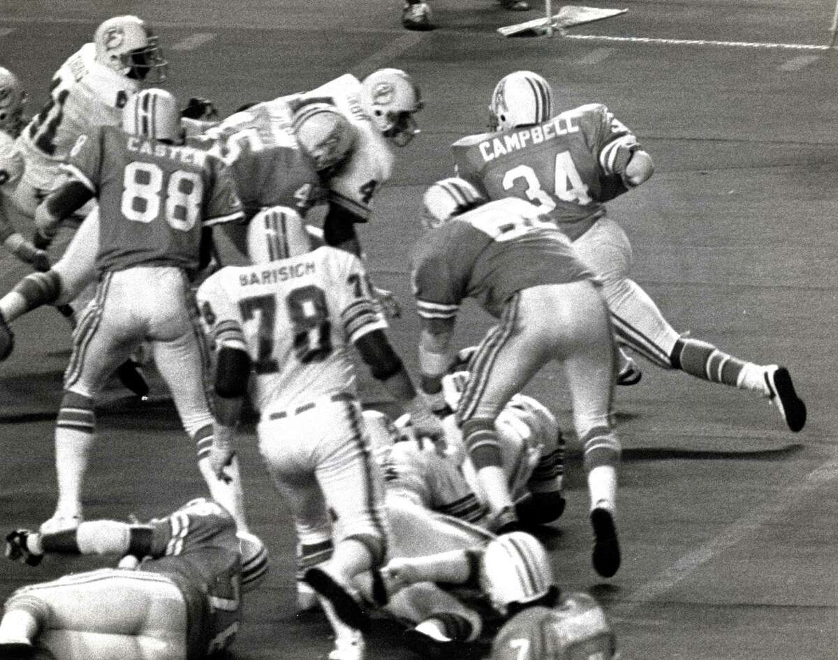 Run, hit, repeat. Earl Campbell's path to football greatness