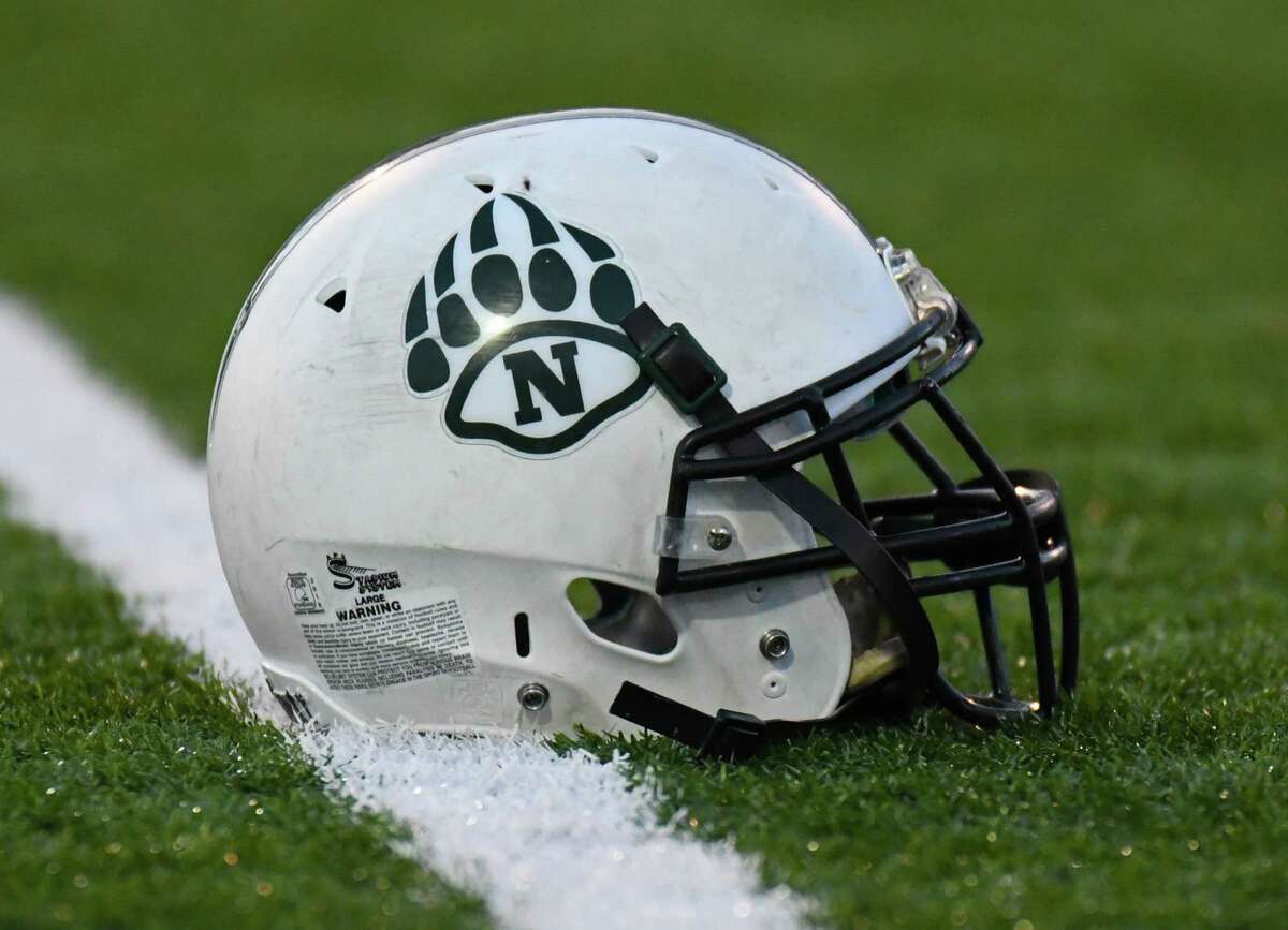 Norwalk cruises past Central