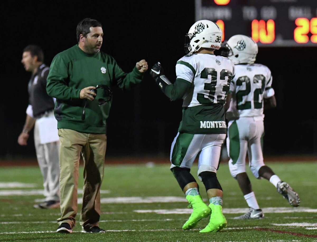 Norwalk cruises past Central