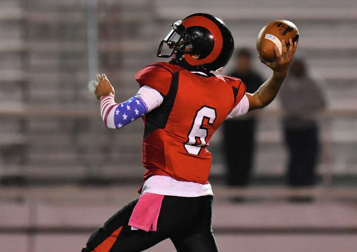 Norwalk cruises past Central