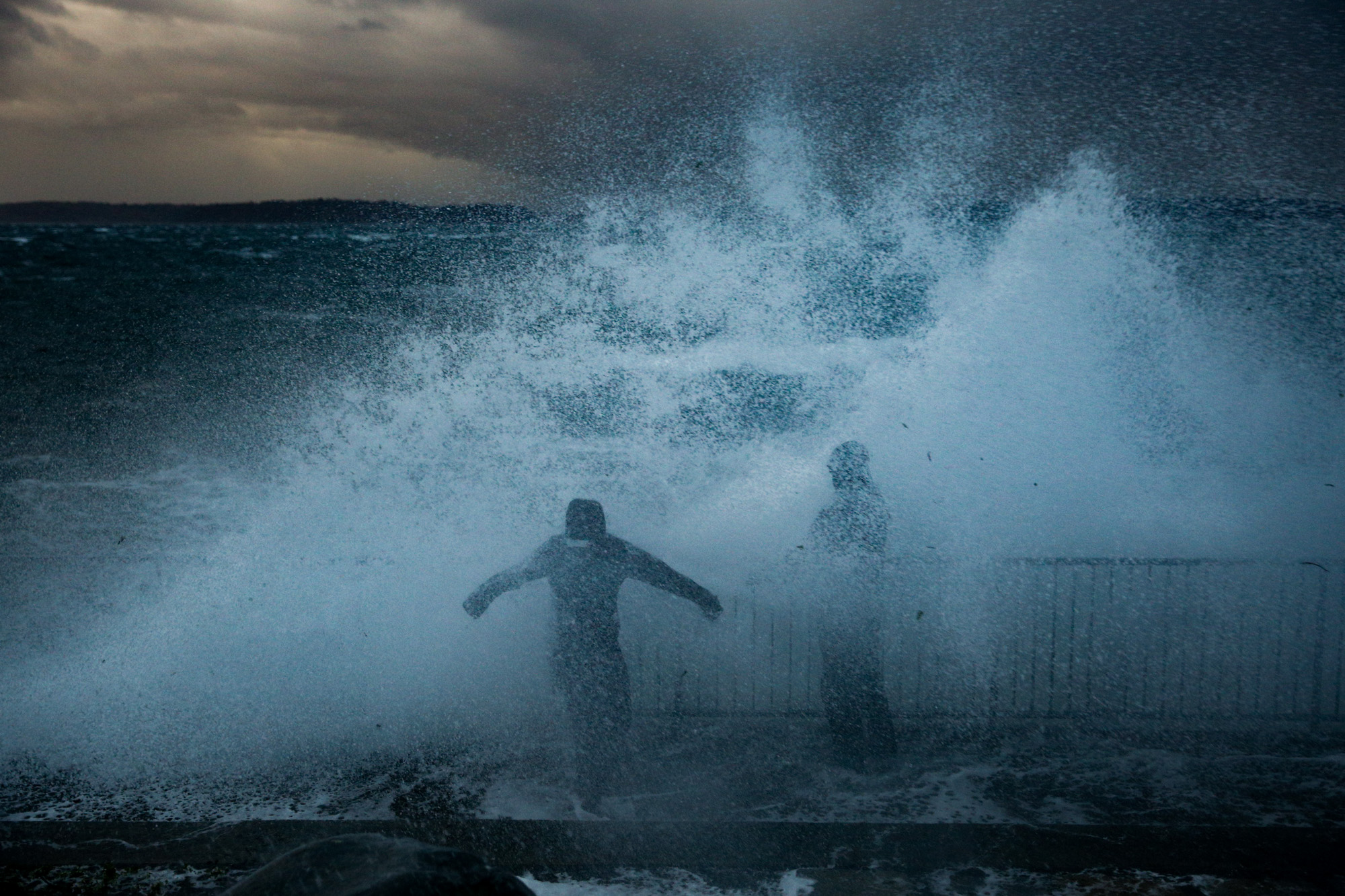 Up to 50 mph winds forecast for Seattle, W. Washington Friday