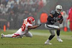 Amari Cooper is bright spot on otherwise rainy day for Raiders