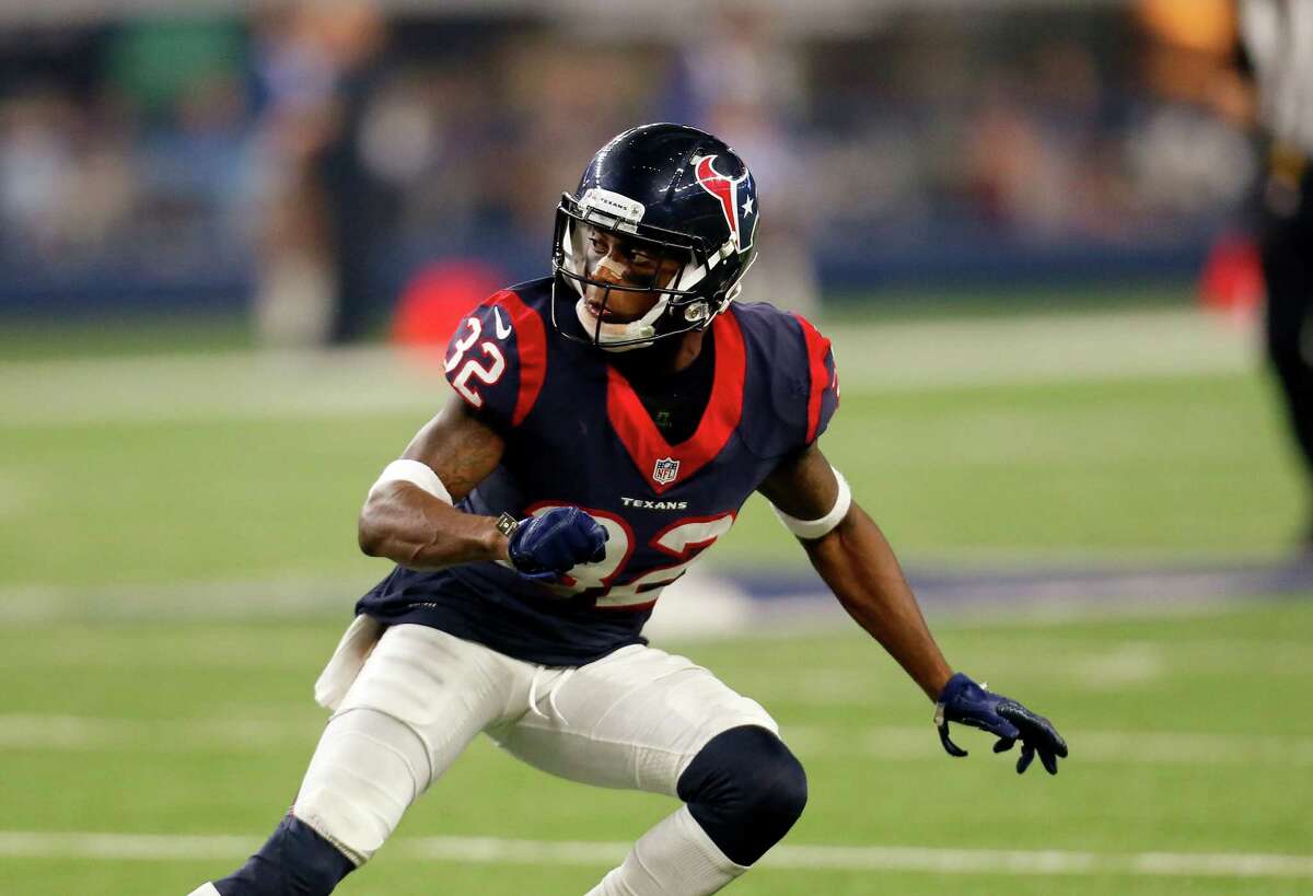 Texans' Robert Nelson comes up with clutch interception before halftime