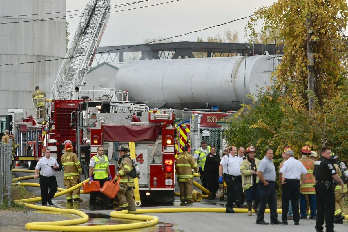 Explosion at Glenville asphalt plant injures 3