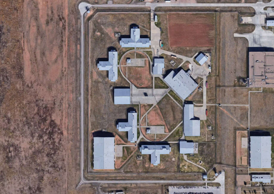 Texas prison officials to begin 1,000 inmate transfers to facilities ...