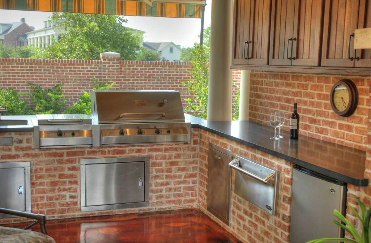 Living large in a great outdoor kitchen space