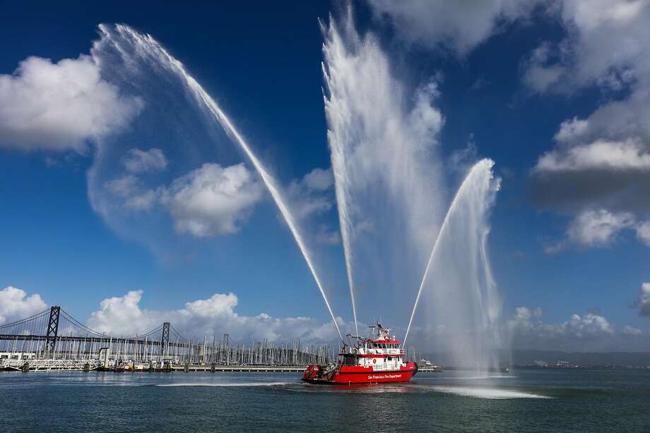 SF welcomes new fireboat to fleet on anniversary of Loma Prieta - SFGate
