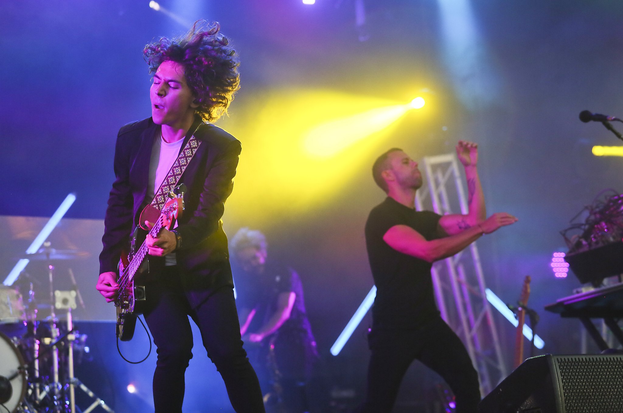 M83 cranks up retro influences on tour