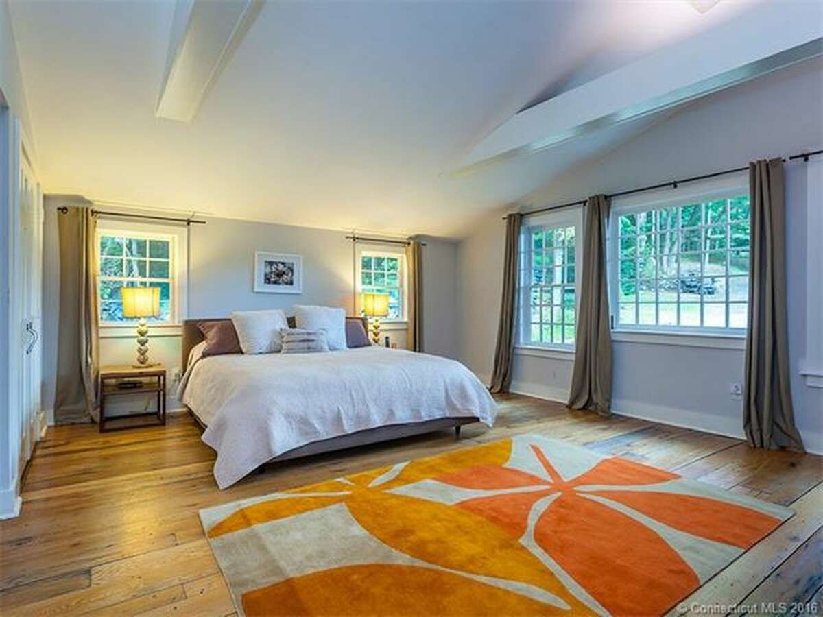 On the market: Actor's picturesque Connecticut colonial estate