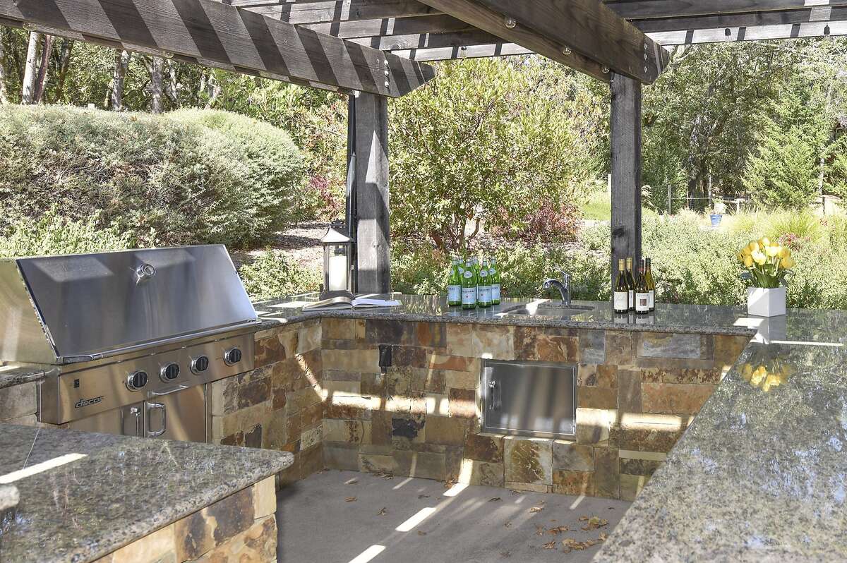 Walk-through: A taste of the Hamptons in Kenwood