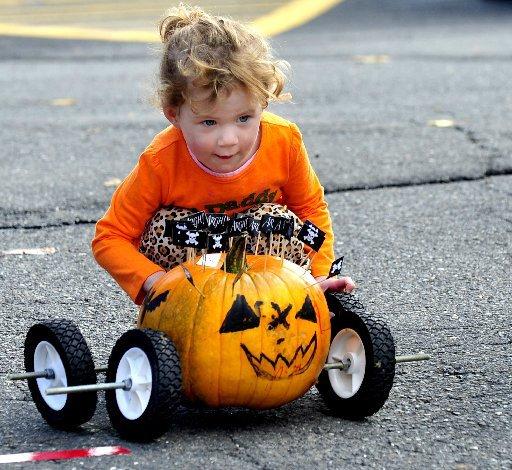 Newtown’s great pumpkin race set for Saturday