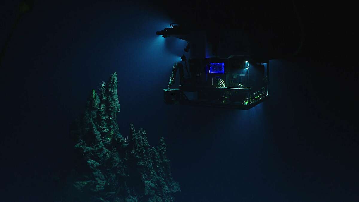 There's so much trash in the ocean, scientists found a plastic bag in ...