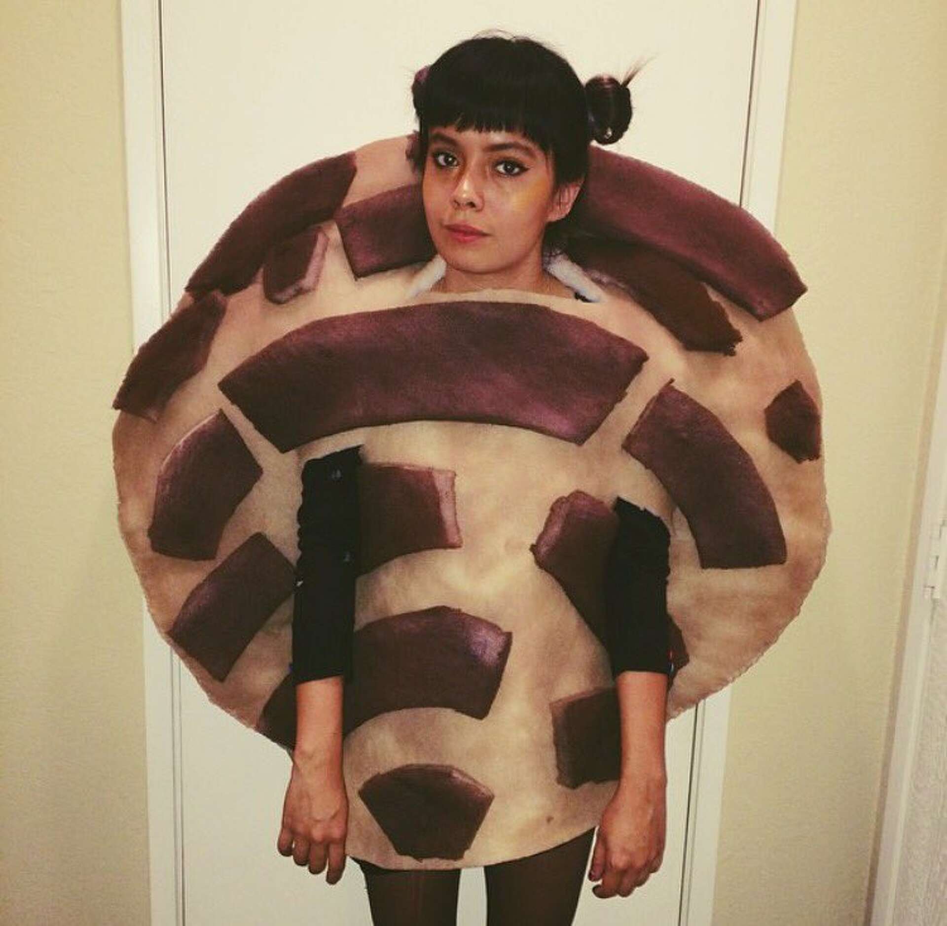 This woman is already winning Halloween with her puro costumes