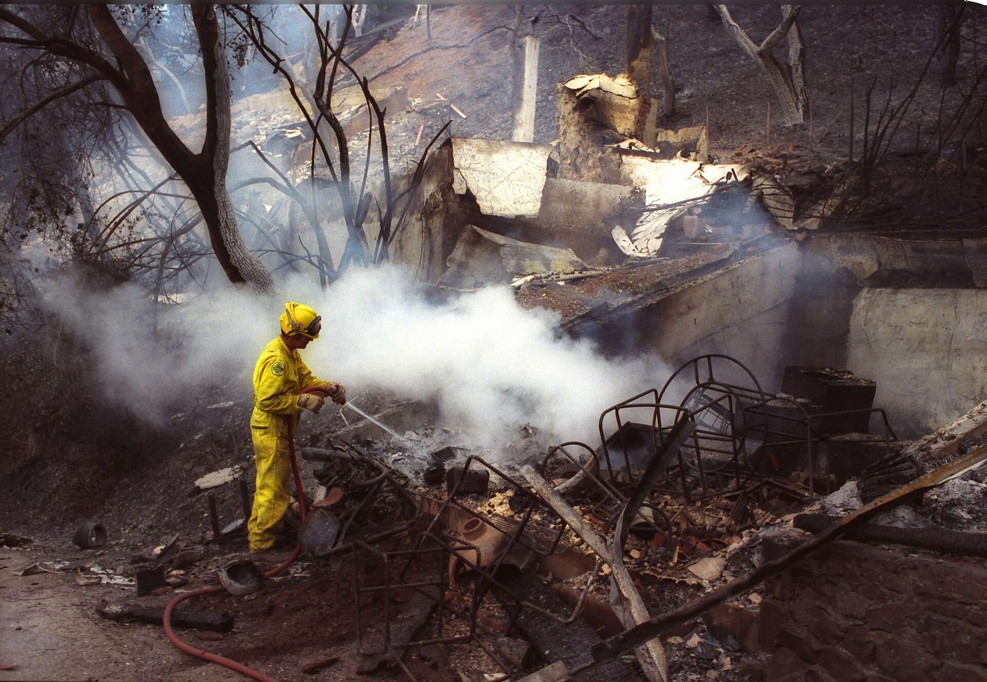 25 years later: Oakland hills ripe for another firestorm
