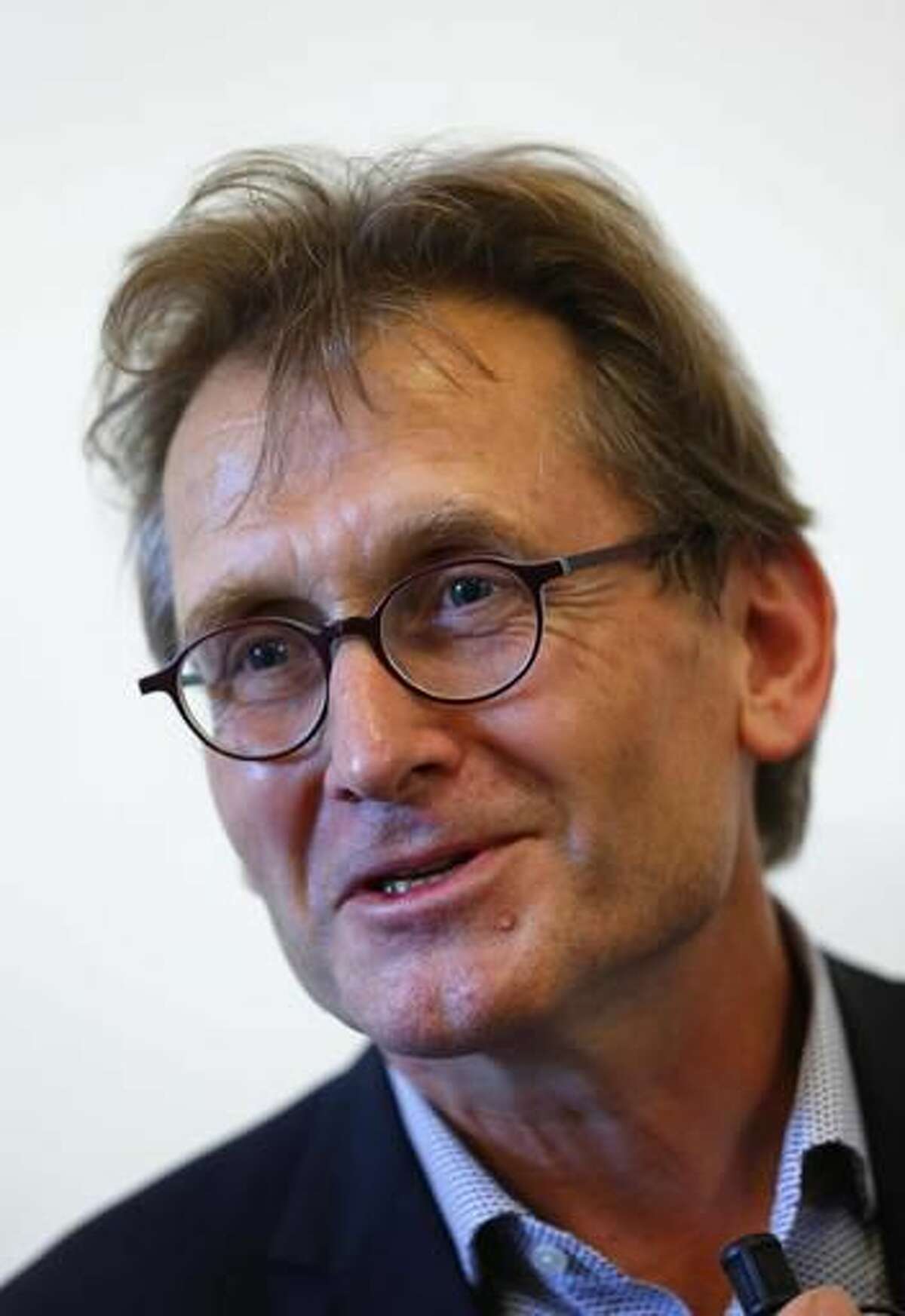 3 win Nobel chemistry prize for world's tiniest machines