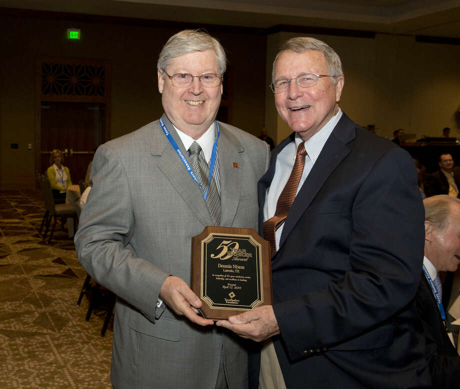 Dennis Nixon receives 50-Year Banker Award - Laredo Morning Times