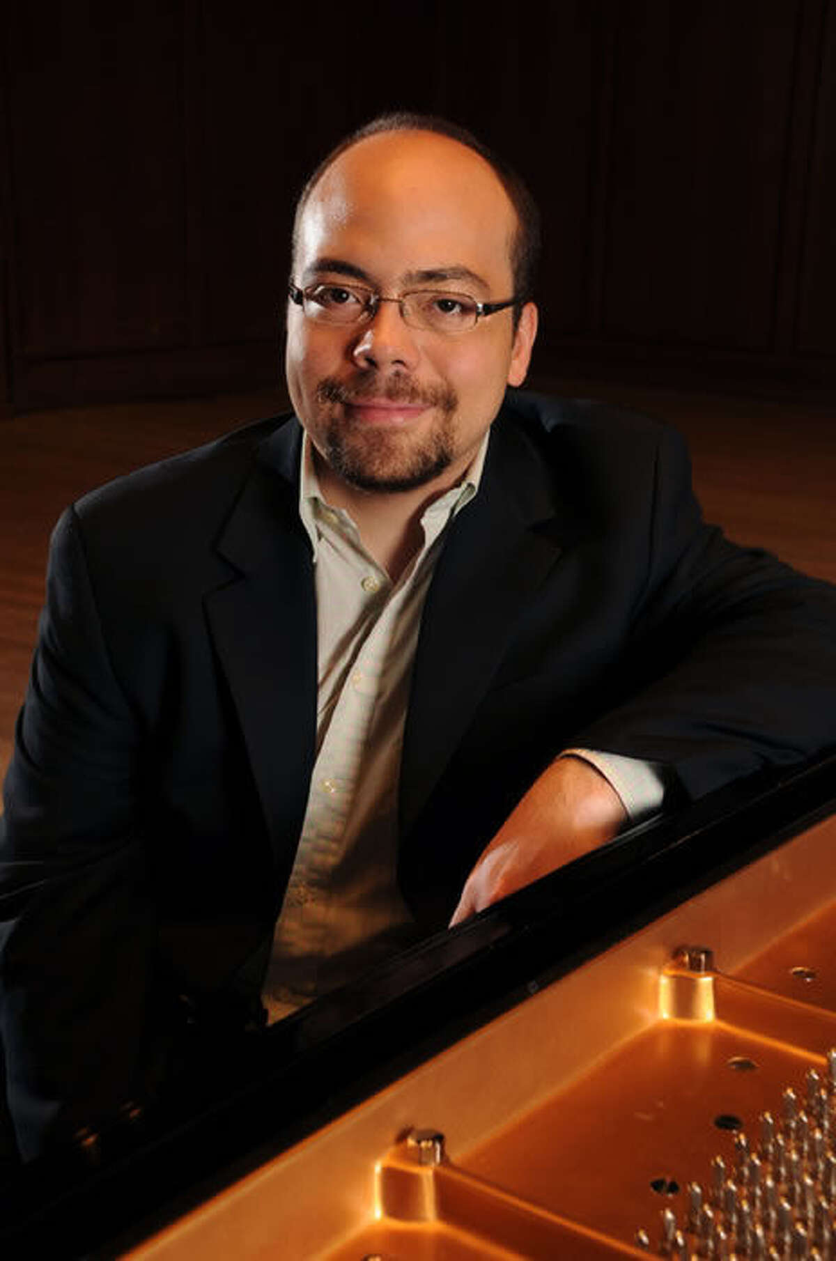 Pianist Christopher Guzman to perform at TAMIU