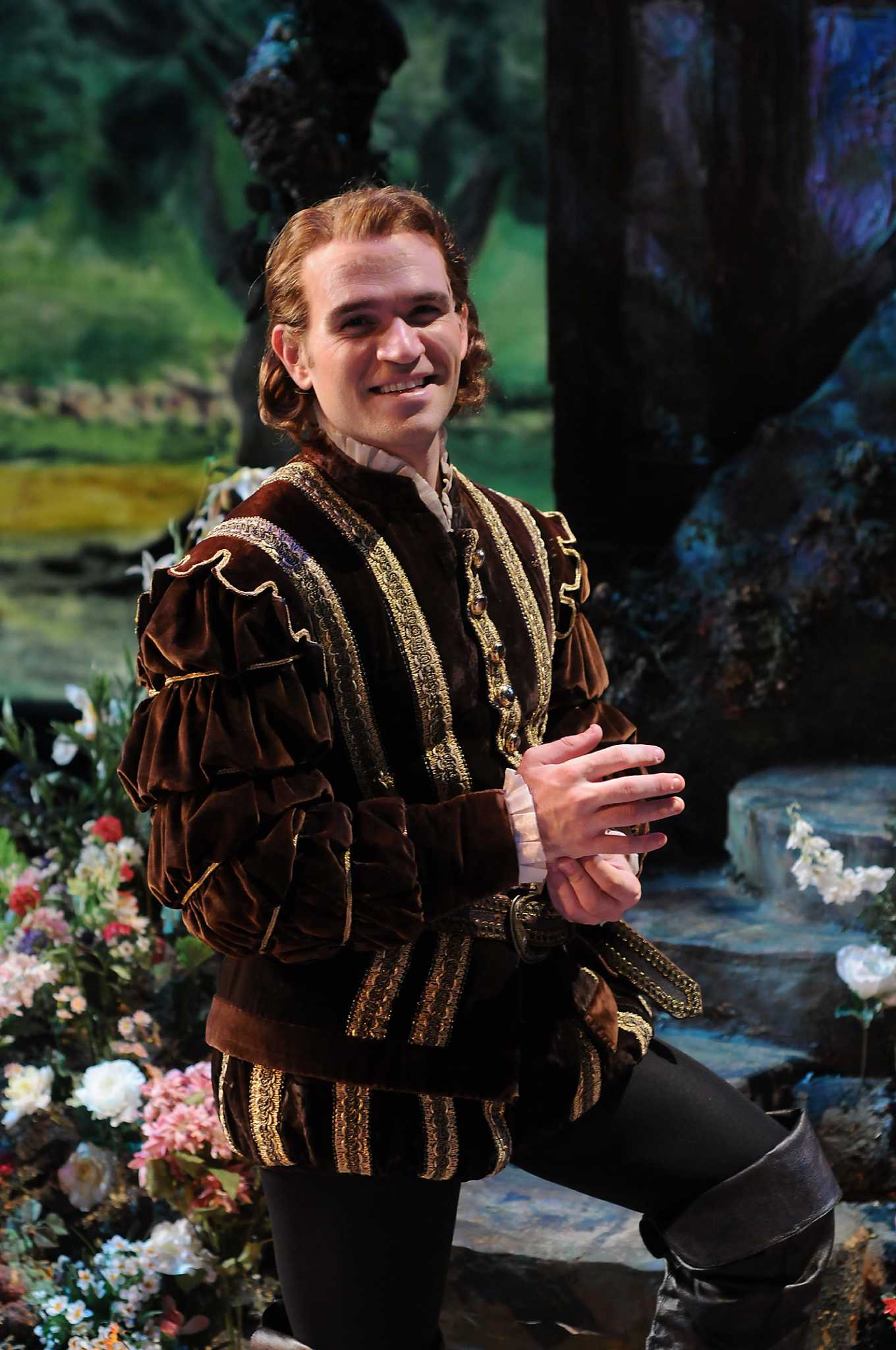 'Faust' star sings new tune: music in public schools