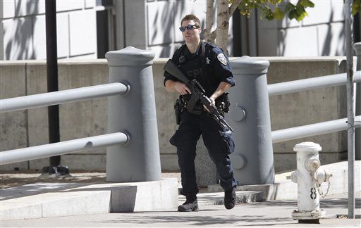 The Latest: Police standoff ends peacefully in San Francisco