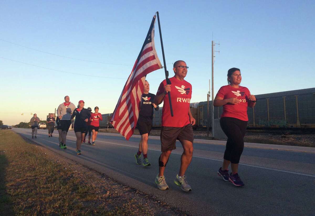 Running for Old Glory: Team Red, White and Blue hits Houston on cross ...
