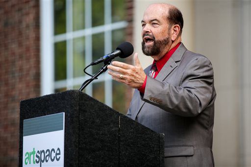 Dearborn's old city hall converted into lofts for artists