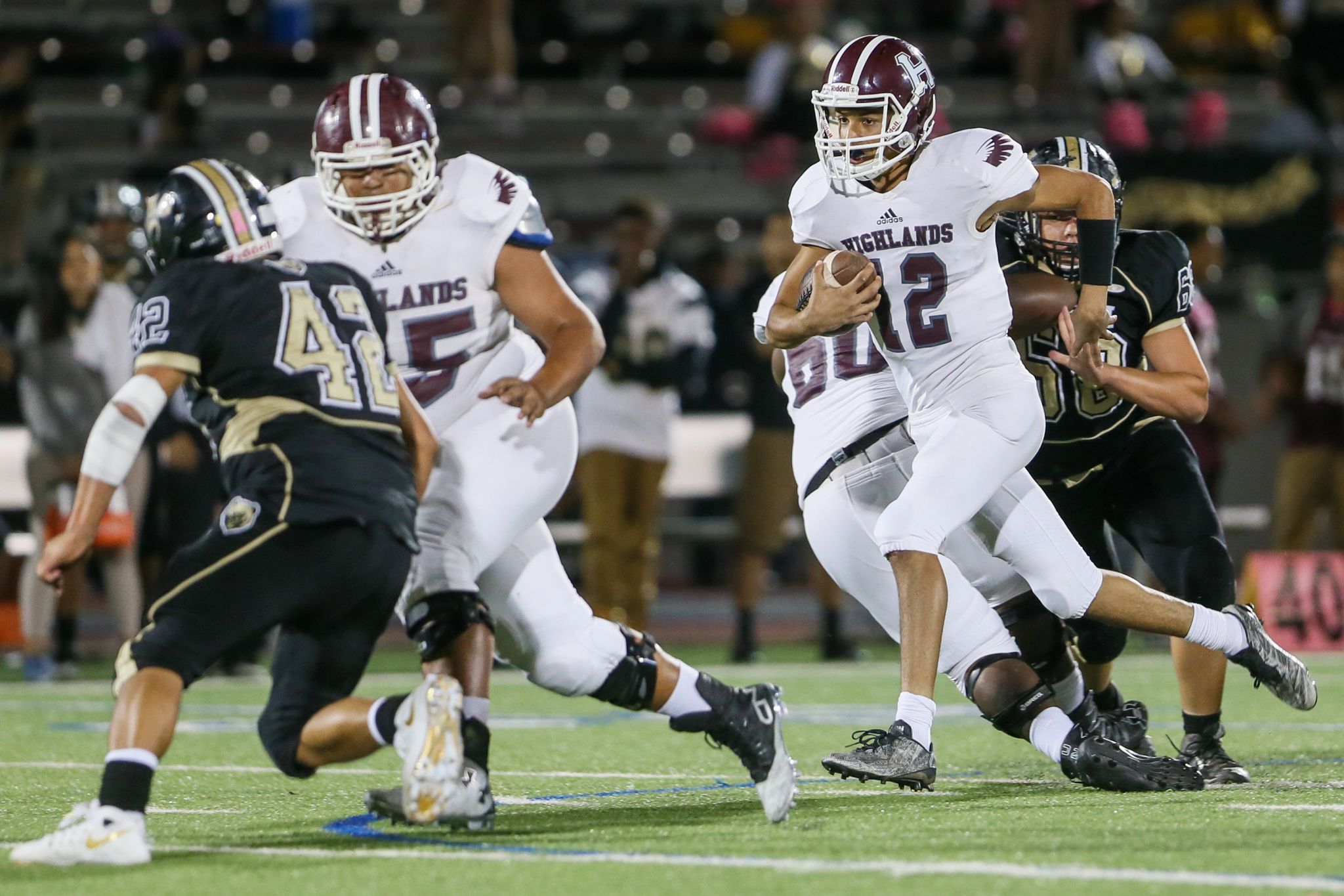 Owls’ running game fends off Bears