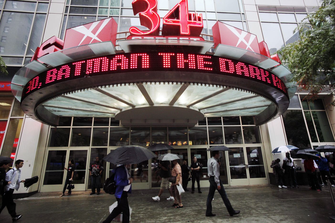 'Dark Knight' earns $160.9M in wake of tragedy