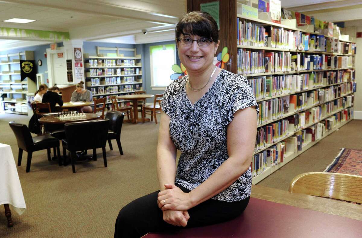 Ridgefield library hires new director