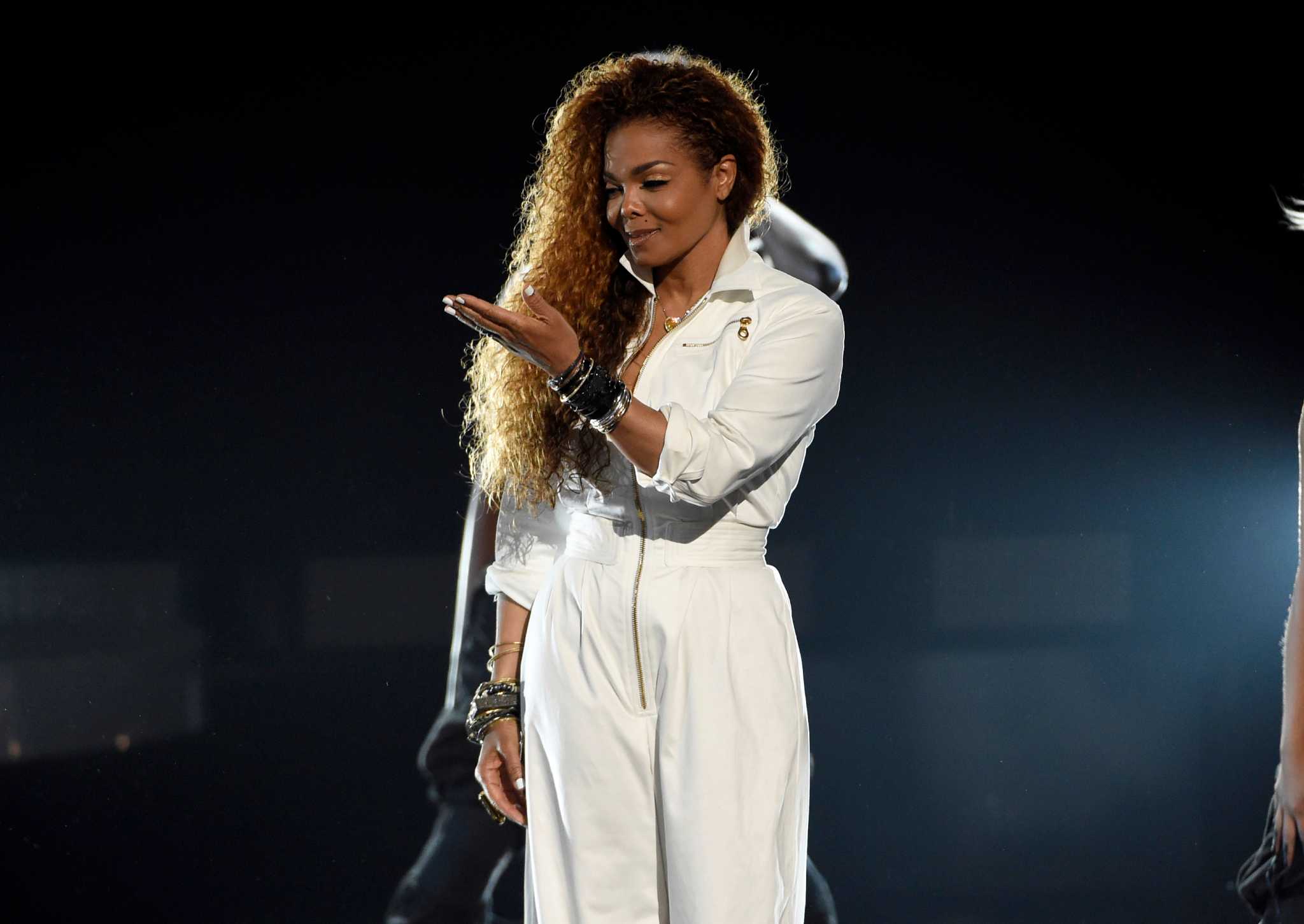 Janet Jackson gives birth to a baby boy