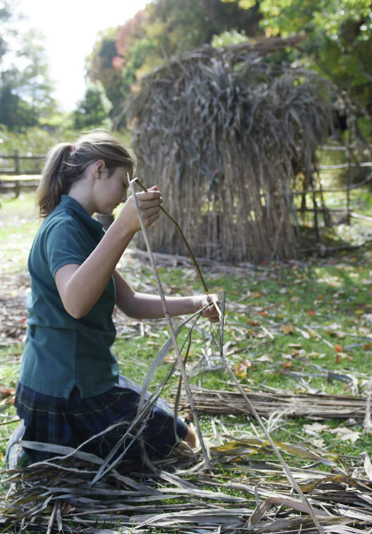 Greenwich Academy students build ‘wetu’ to get close to Native ...