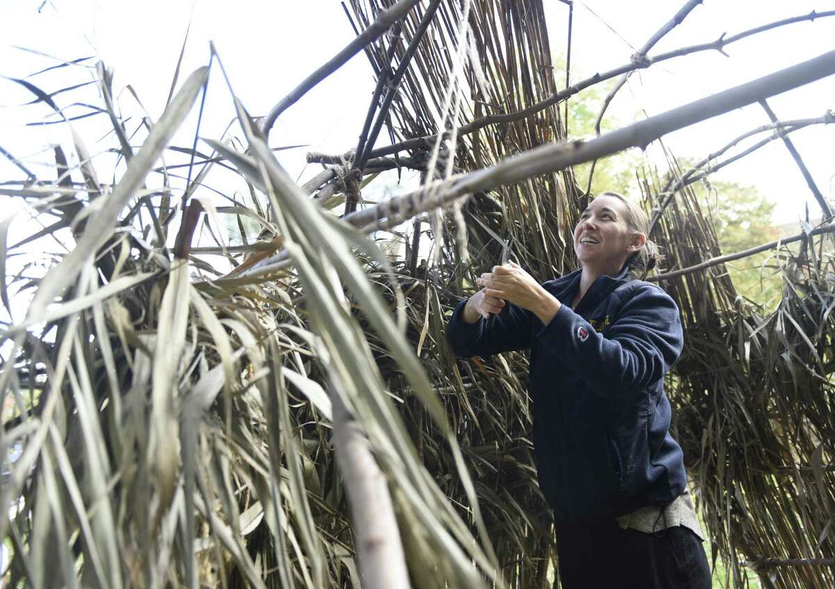 Greenwich Academy students build ‘wetu’ to get close to Native ...