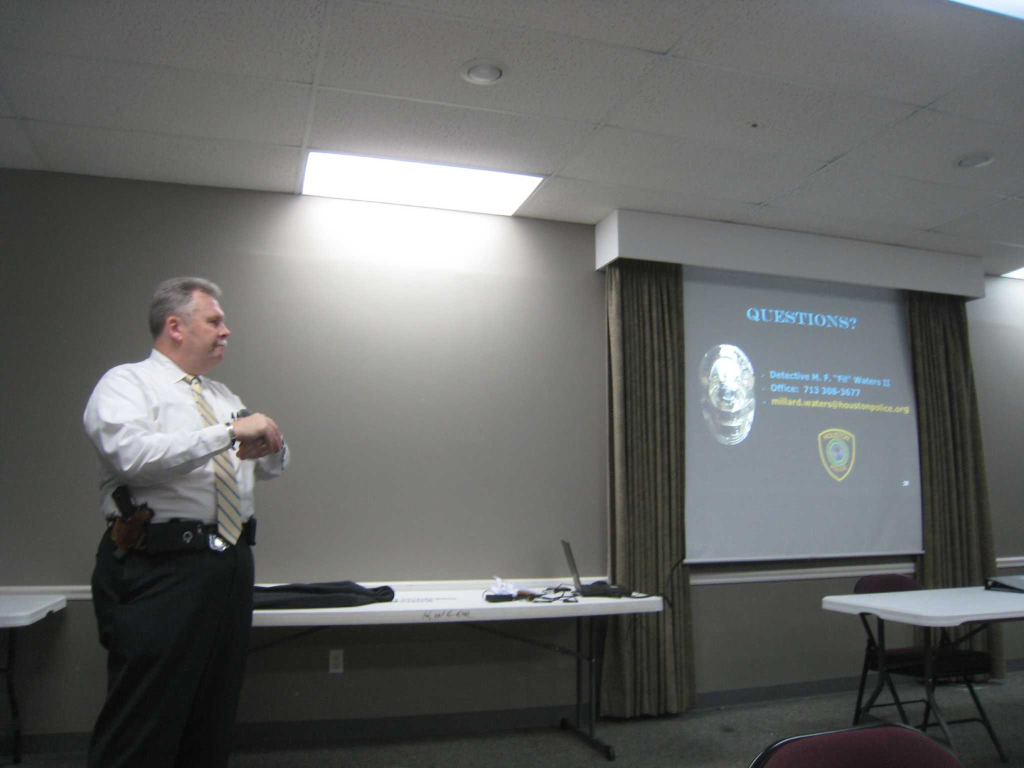 Homicide detective shares duties of the job at Kingwood meeting