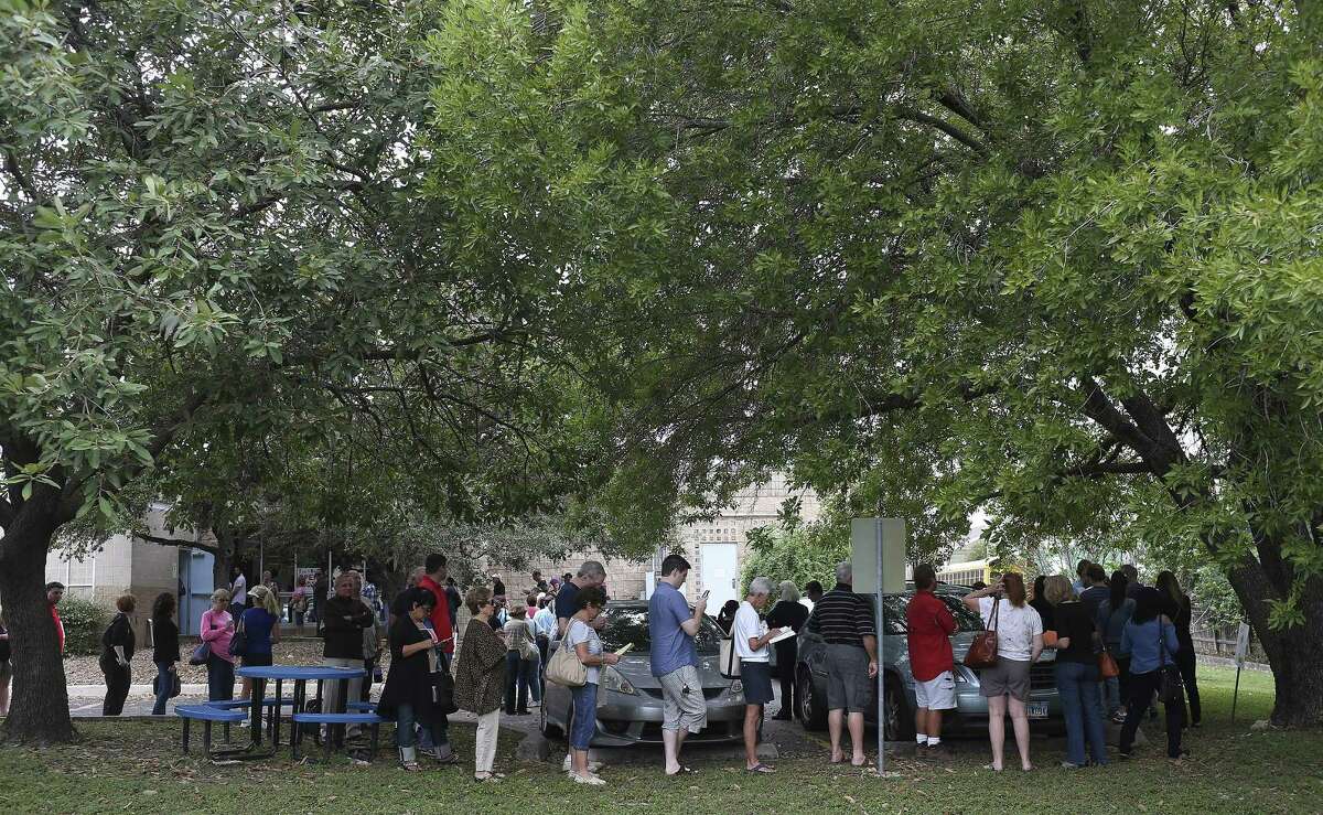 After records set on first day of early voting, bigger turnouts seen on ...