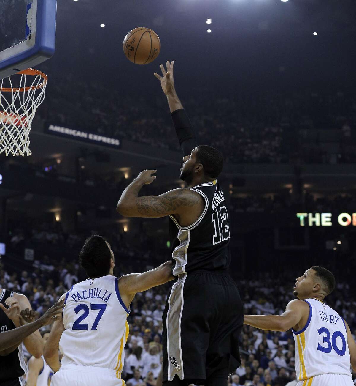 Much-hyped Warriors season opens with 129-100 loss to Spurs