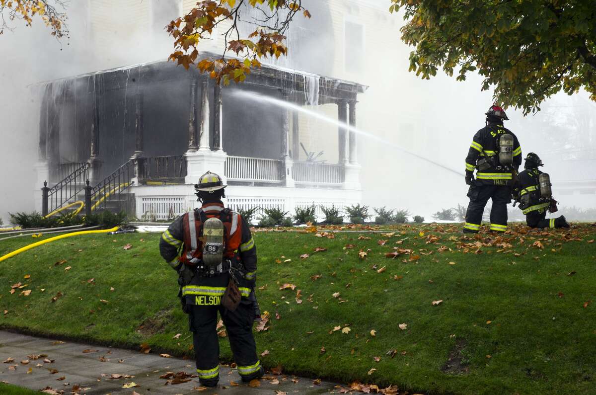 Historic Fort Lawton home burns at Seattle's Discovery Park