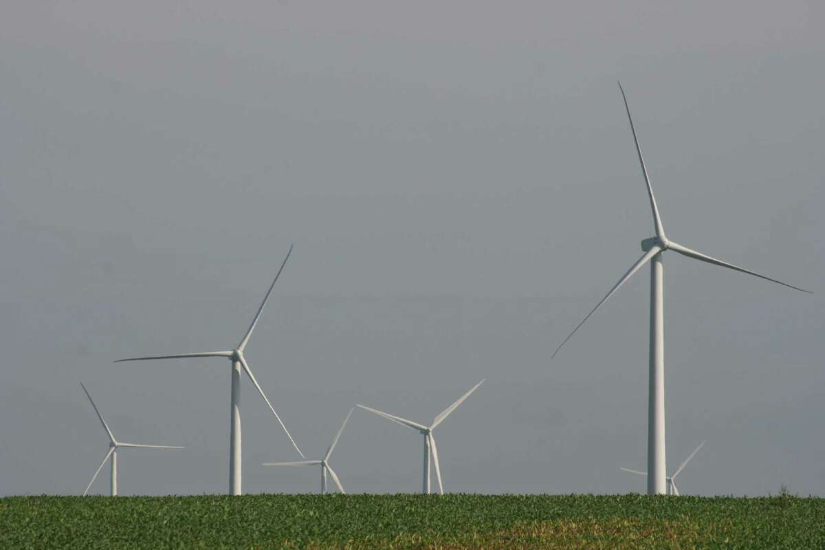 Renewable power grows quickly worldwide