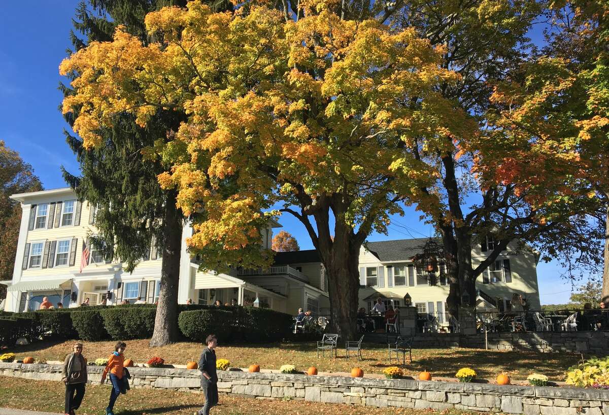 Fall foliage peaks in northern CT, Litchfield County this weekend