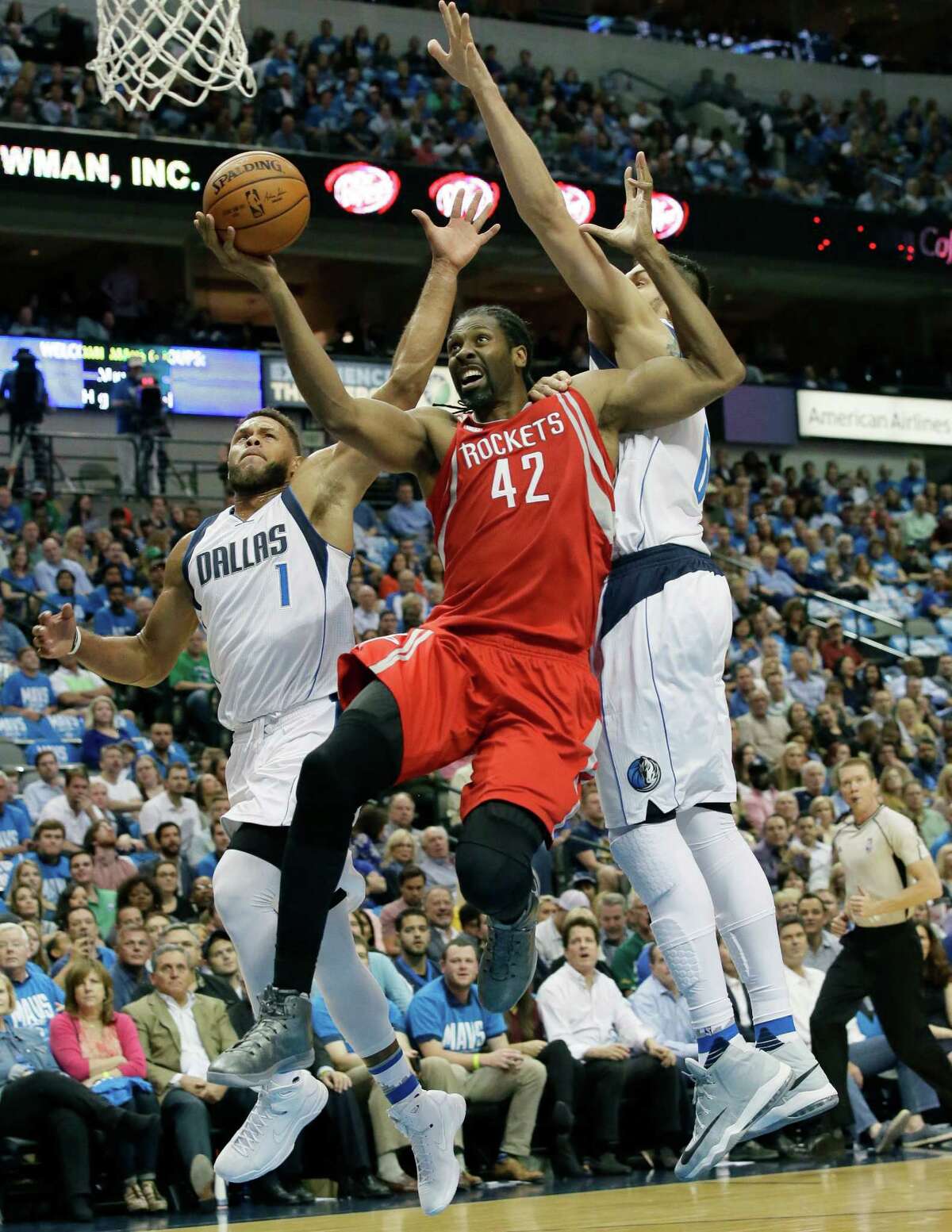 Rockets clip Mavericks for first win of season
