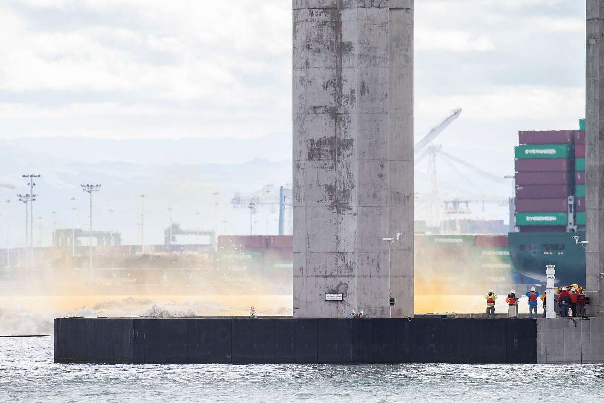 Demolition of old Bay Bridge to continue Saturday, traffic delays expected