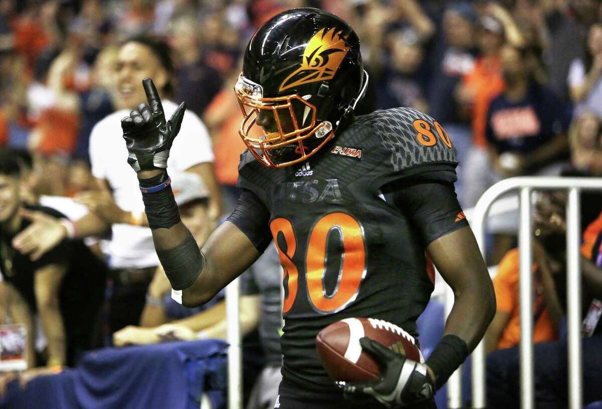 UTSA football players show poise under spotlight