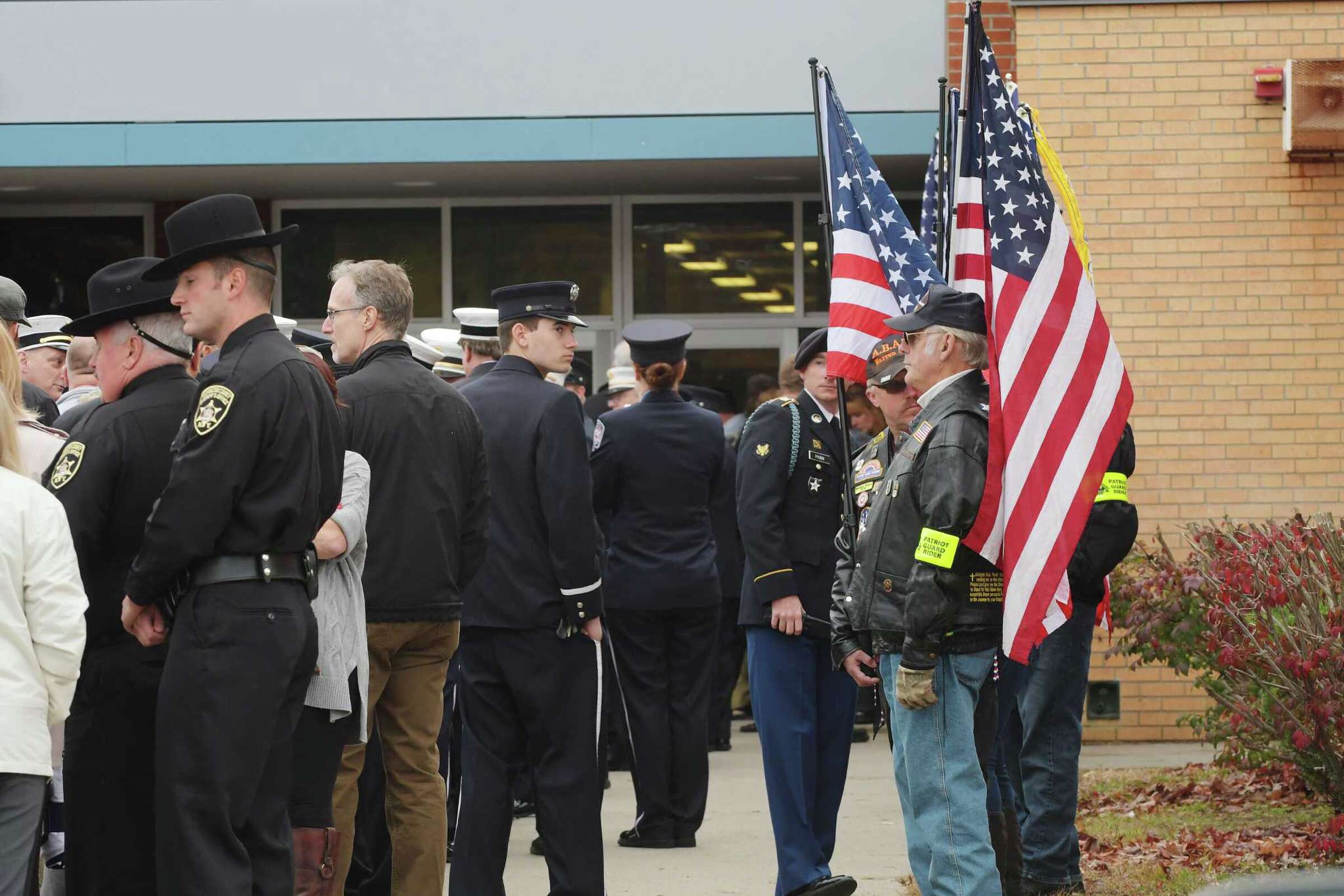 Hundreds unite to celebrate the life of Trooper Timothy Pratt