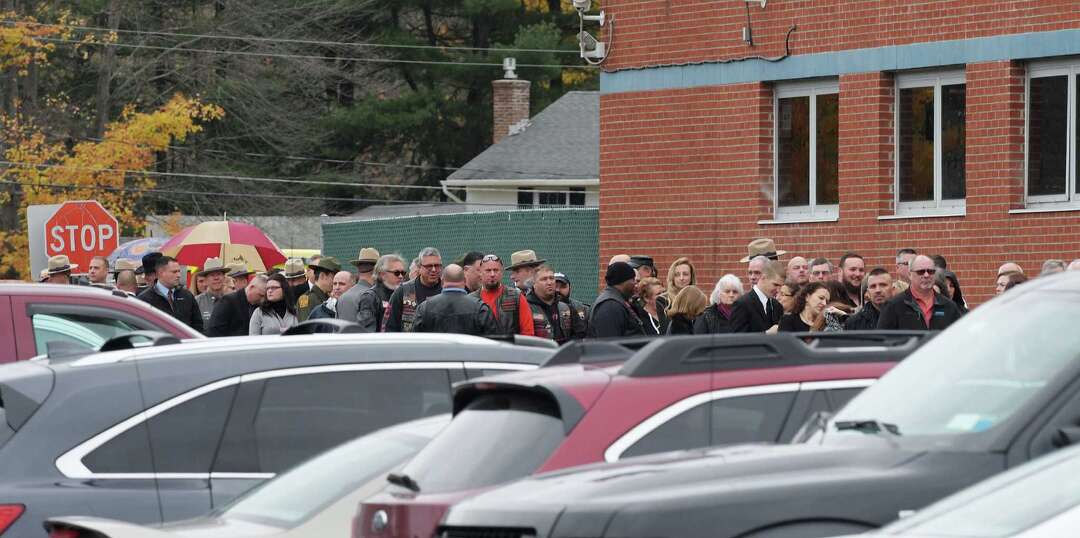 Hundreds unite to celebrate the life of Trooper Timothy Pratt